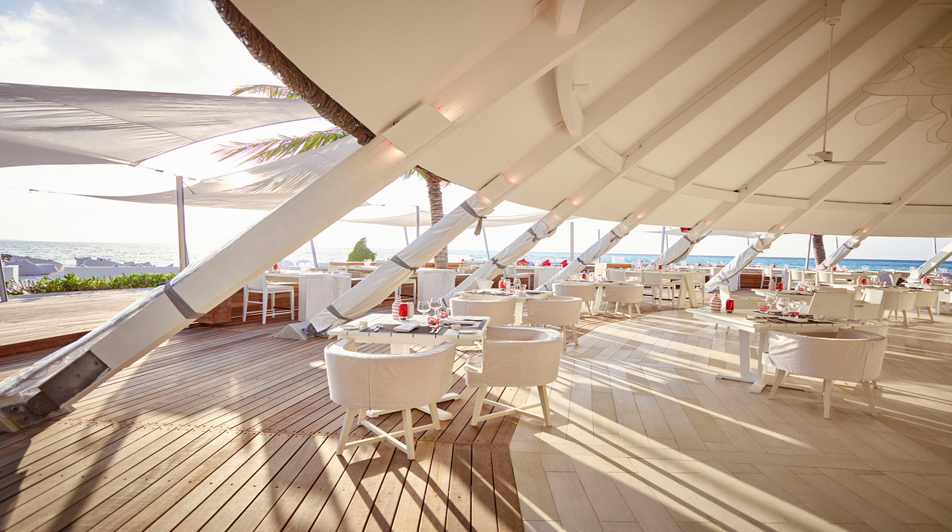 LUX* South Ari Atoll - Maldives Hotels - Dhidhoofinolhu, Maldives ...